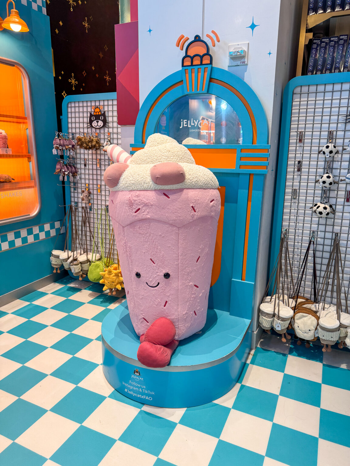 Your Guide to the Jellycat Diner NYC - Terrifically Toni